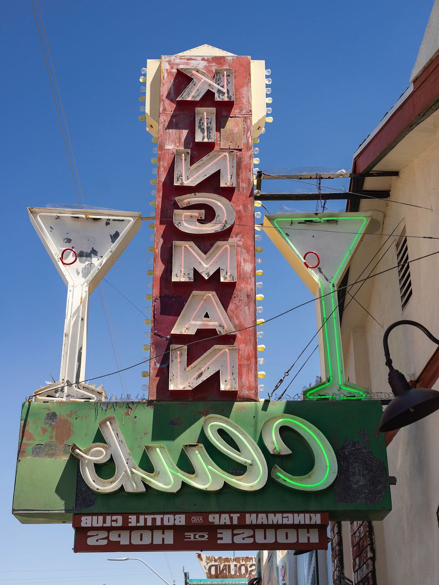 Kingman Neon Sign: Iconic Las Vegas Artistry Image | Free Download Photo