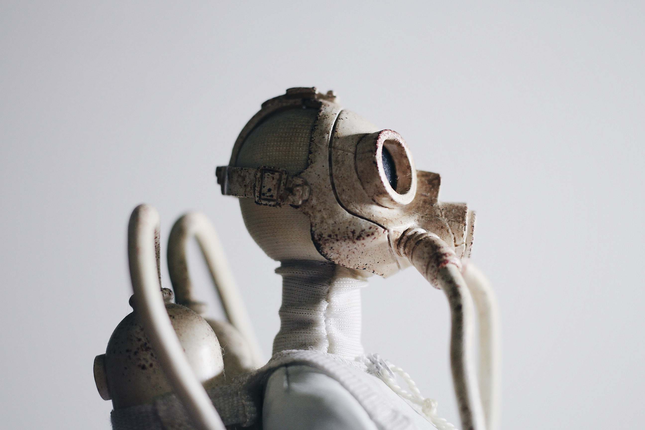 Robot Selective Focus Photography Of Man Wearing Gas Mask And Oxygen ...
