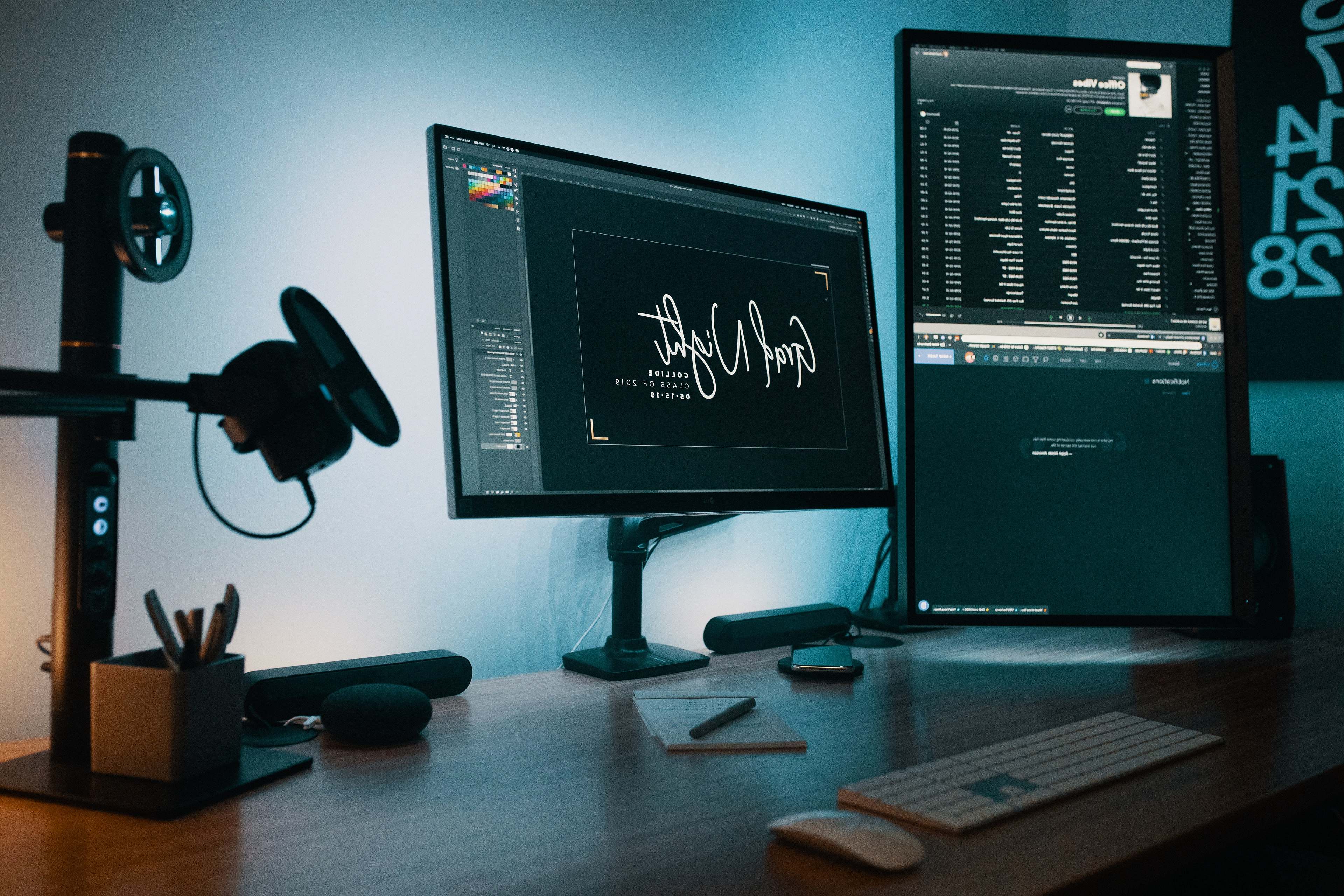 Dual Flat Screen Computer Monitors On Modern Desk Image | Free Download ...